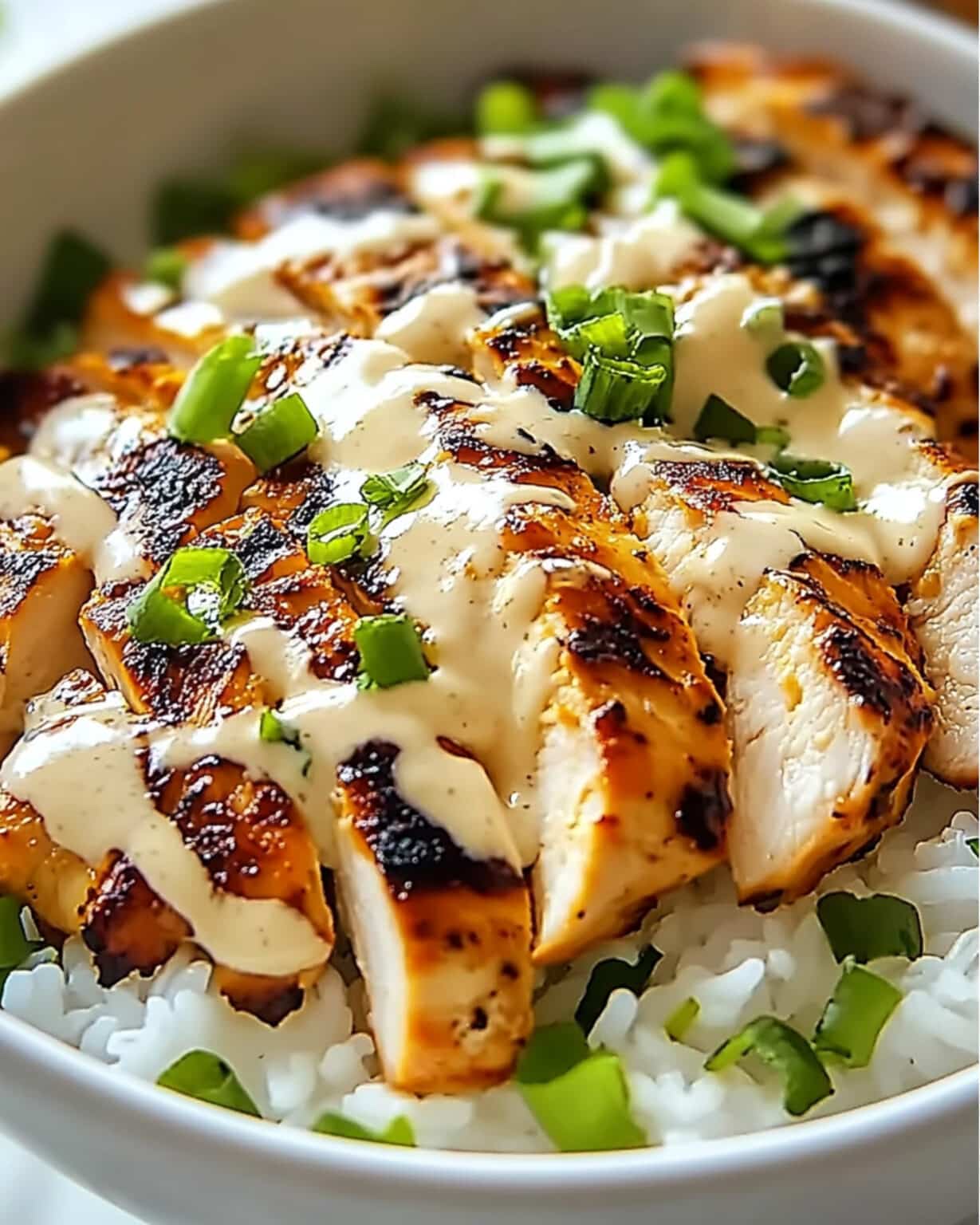 Chicken & Rice Bowls with Creamy Garlic Sauce Recipe - Yumyy