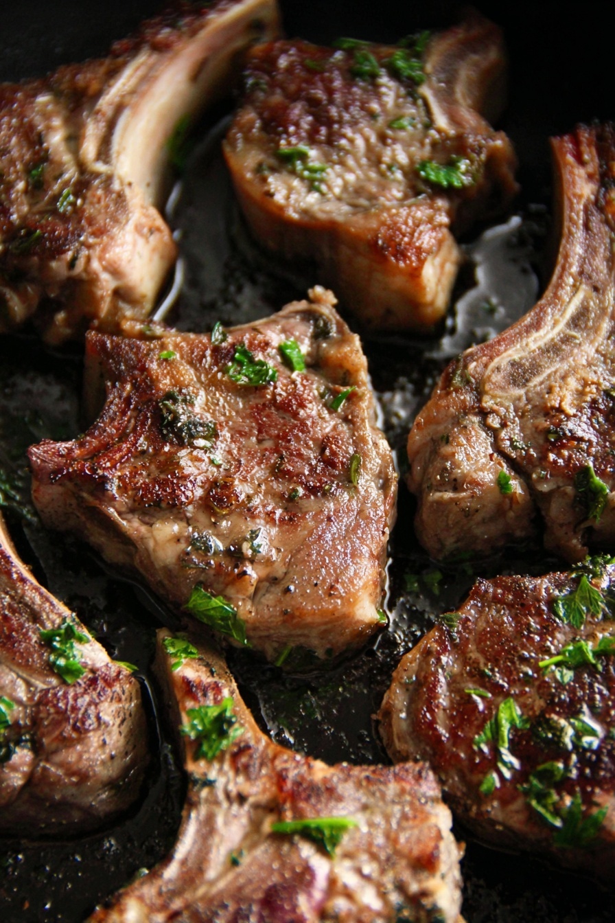 Garlic Herb Lamb Chops Marinade: Flavorful & Easy Recipe