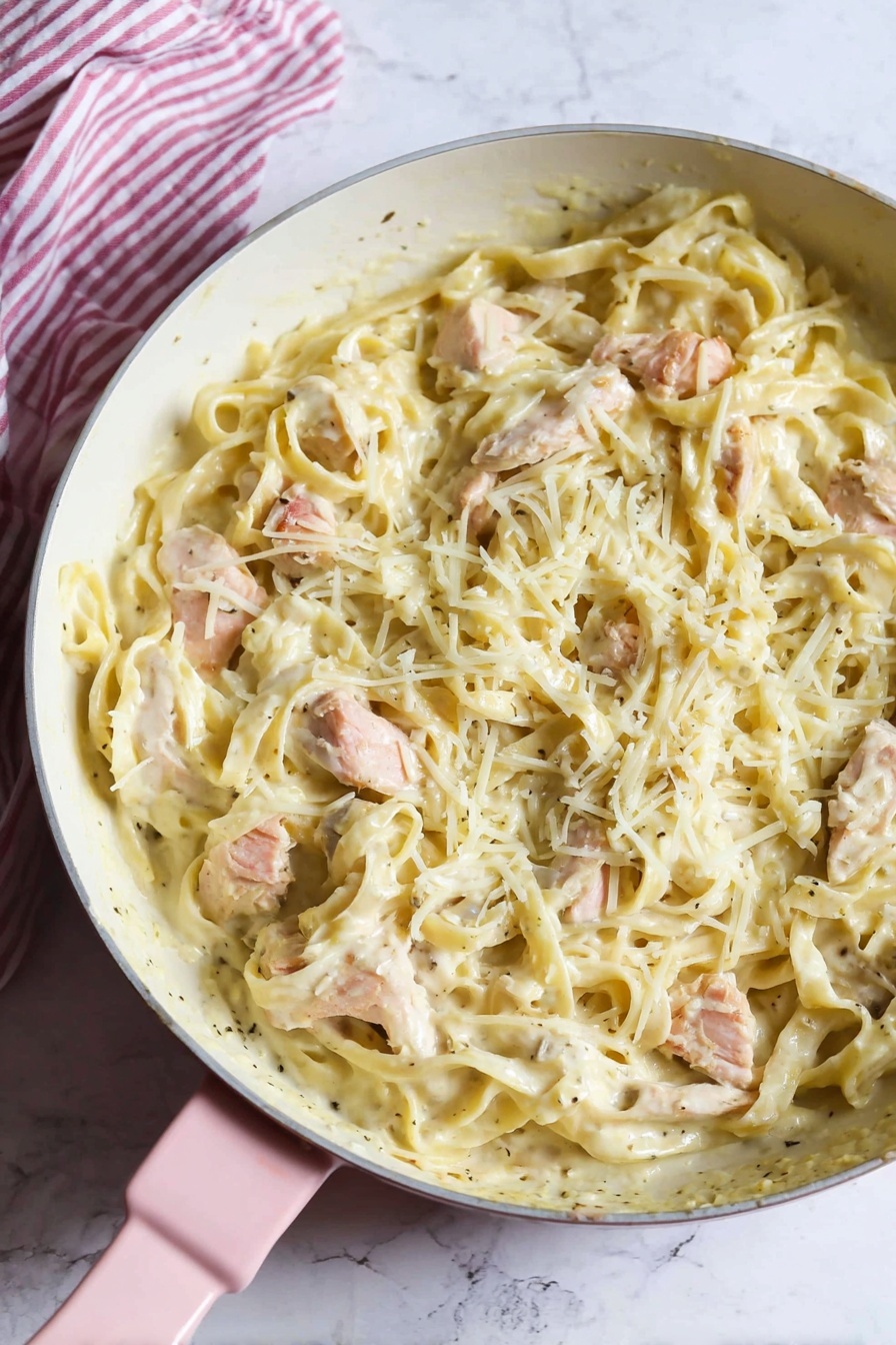 Creamy Salmon Alfredo Pasta – Irresistibly Rich & Easy